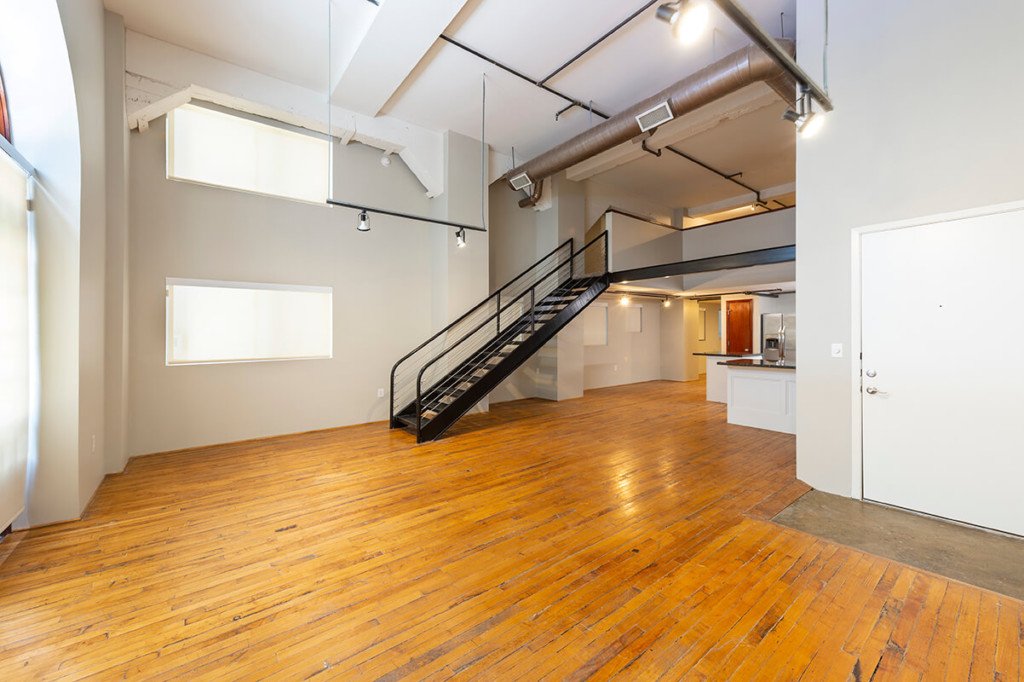 ? Downtown Houston Lofts - Live in Histroy & Luxury (CLICK HERE)